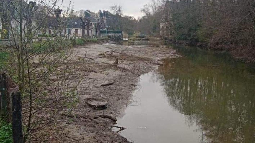 Pétition · Sauvez la rivière Nièvre à Urzy - France · Change.org