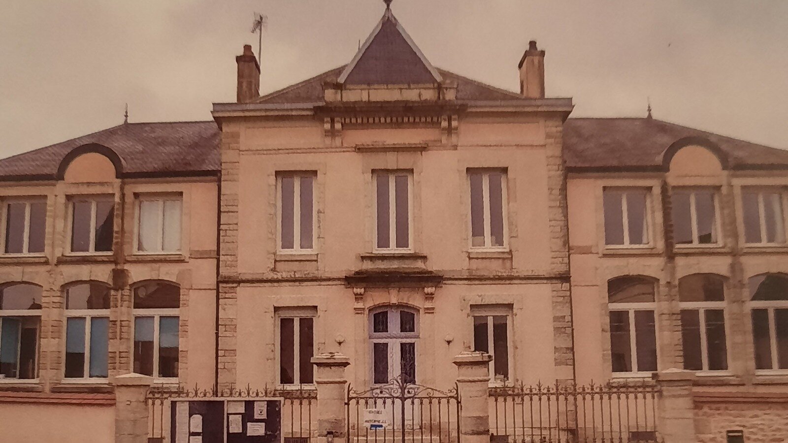 Pétition · NON A LA FERMETURE D'UNE CLASSE DE L'ECOLE JEAN DE LA ...