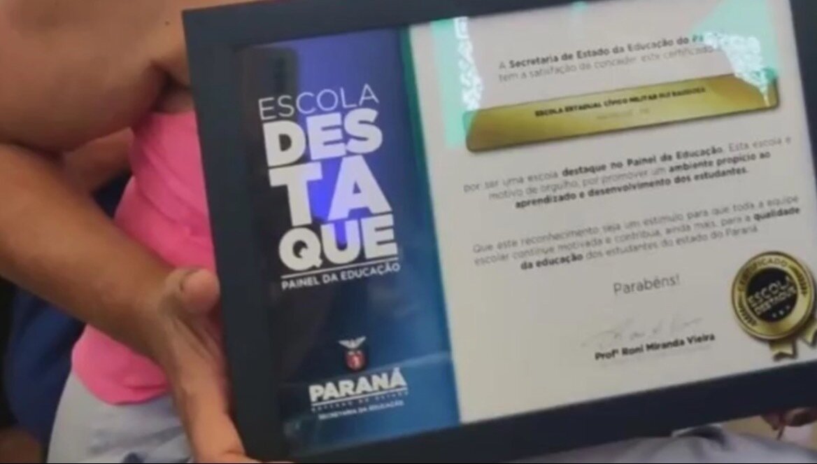 Abaixo-assinado · Apoio à Dir. Zélia Rodrigues na gestão do Colégio ...