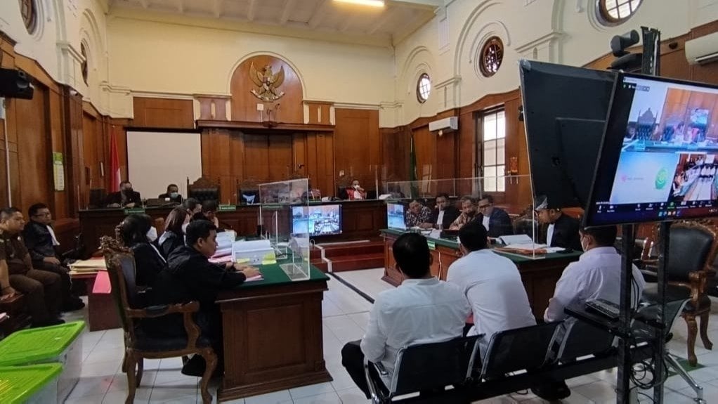 Petisi · Dinilai Langgar Hukum, Kok Bisa Polisi Jadi Pengacara Polisi ... Petisi · Dinilai Langgar Hukum, Kok Bisa Polisi Jadi Pengacara Polisi ...