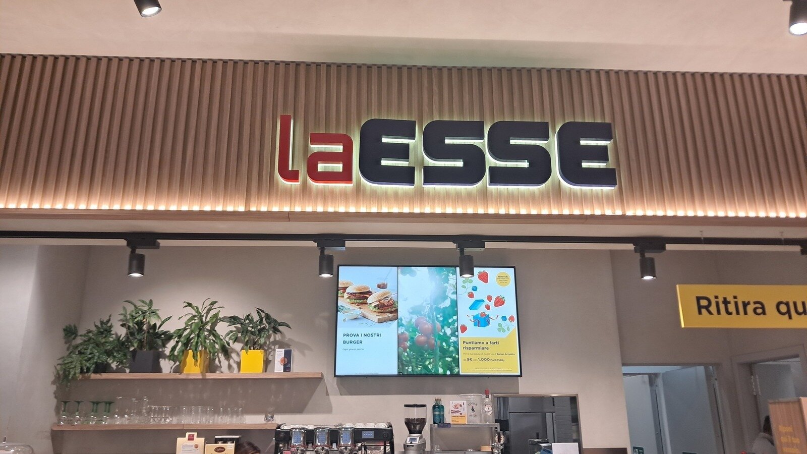 Petizione · Fermate la chiusura del punto vendita LaEsse - Milano ...