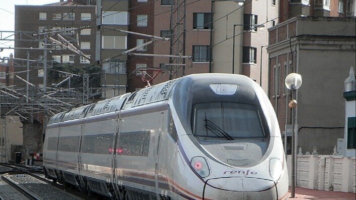 Petición · Restablecer los horarios de los trenes Avant Valladolid-Madrid - España · Change.org