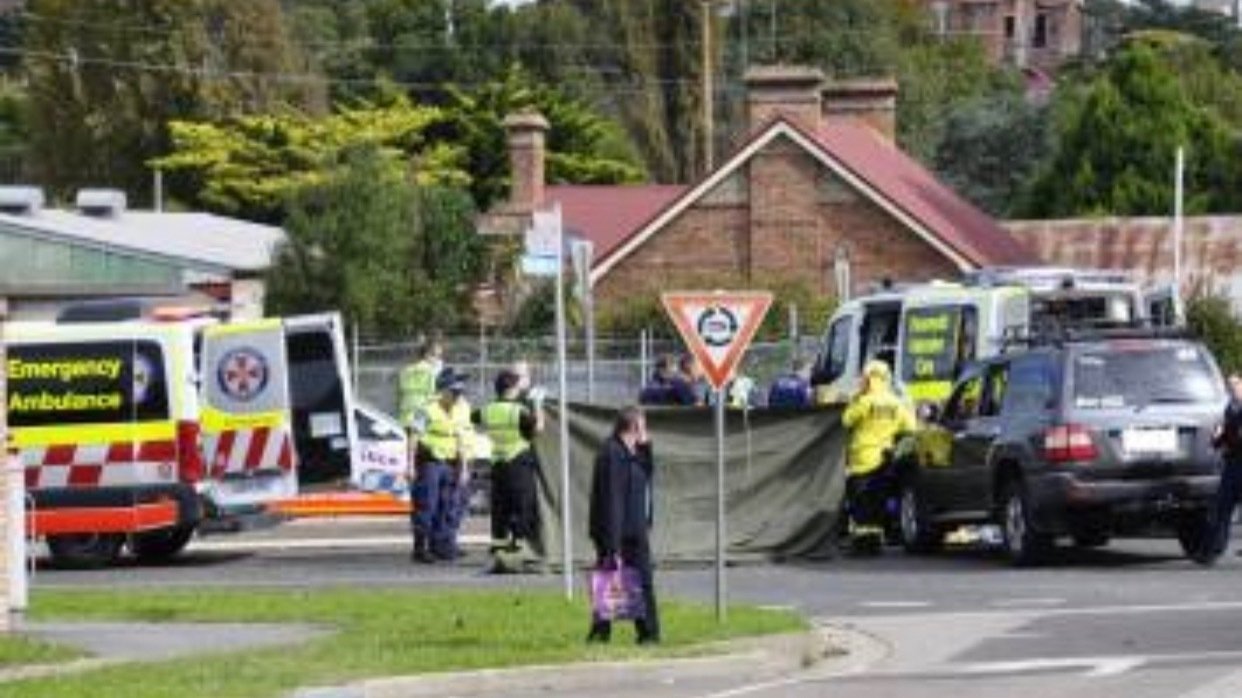 Petition · Remove the garden out of Clinton/Bourke roundabout ...