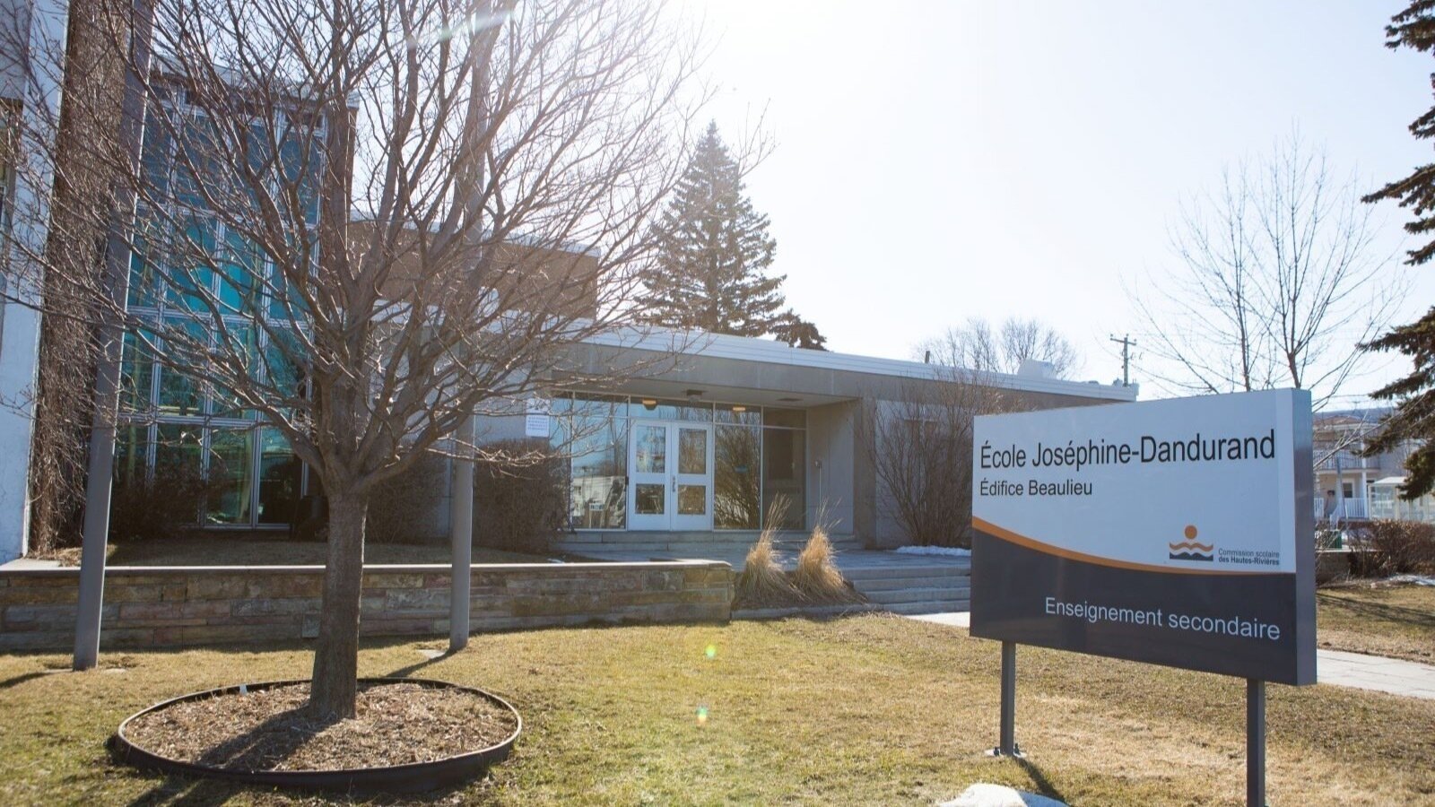 Pétition · Renvoi de Monsieur Joel Paradis pour incompétence en ...