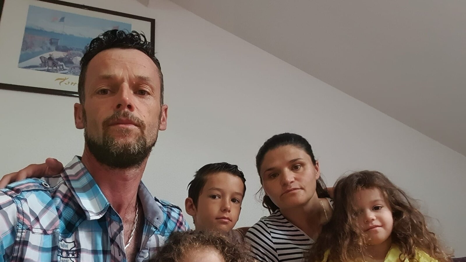 Pétition · Régularisation pour la famille Nezaj - Oyonnax, France ...