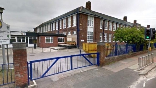 Petition · Let sixth formers at WGSG go out in their frees - United ...