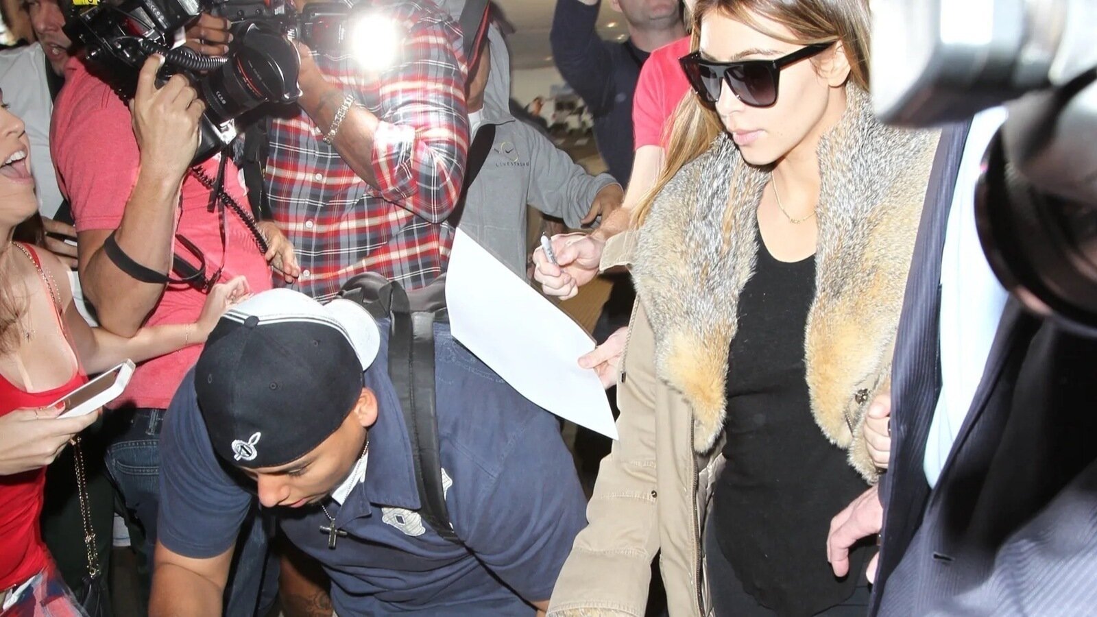 Petition · The dangers the paparazzi can create - United States ...