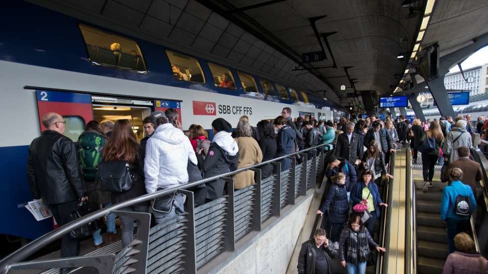 Petizione · Binario 5 / Gleis 5 / Voie 5 - Svizzera · Change.org