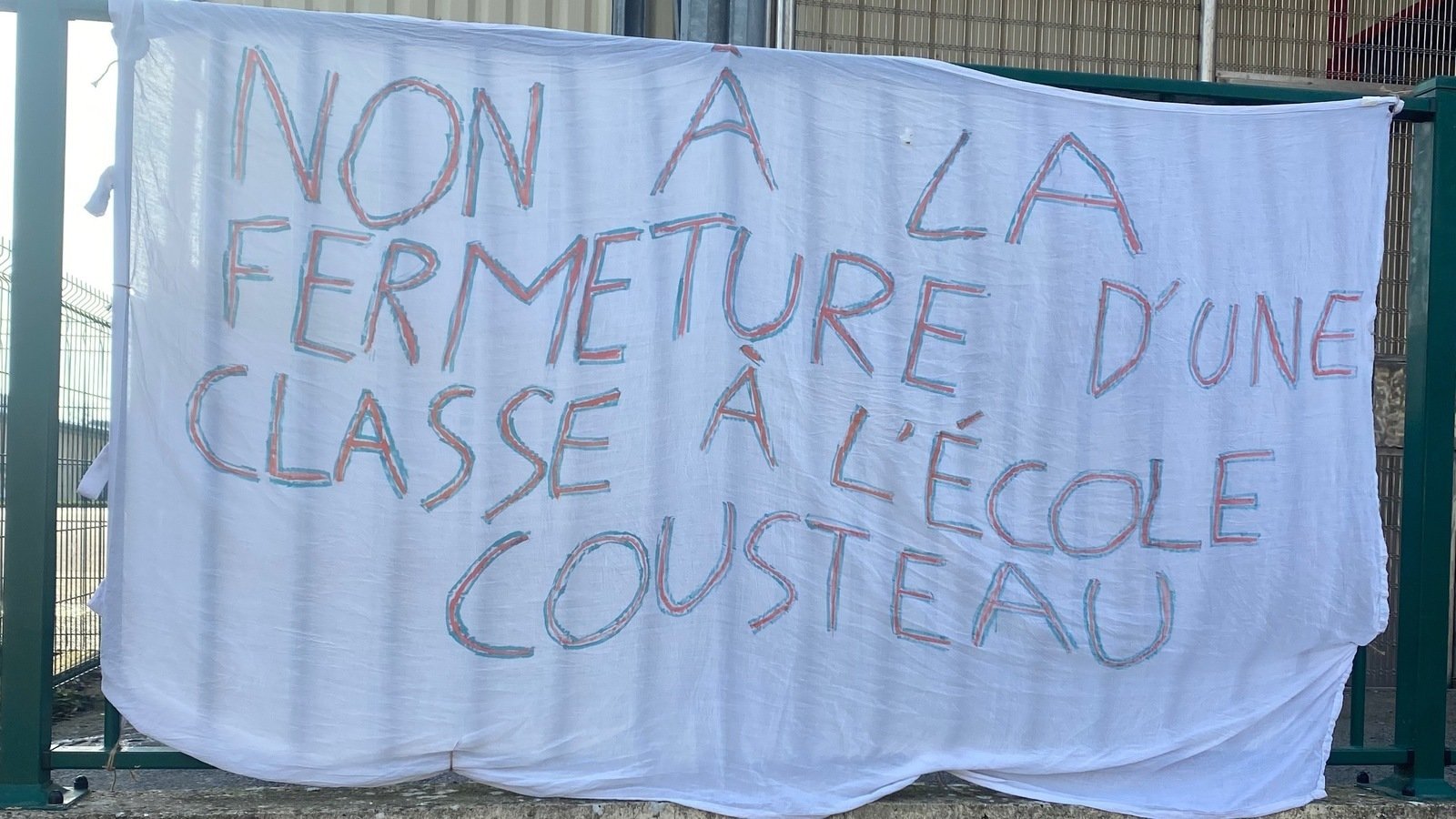 Pétition · Non à la fermeture de classe à l’école Cousteau - France ...
