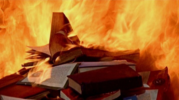 Petición · No a la quema masiva de libros descatalogados. - España ...