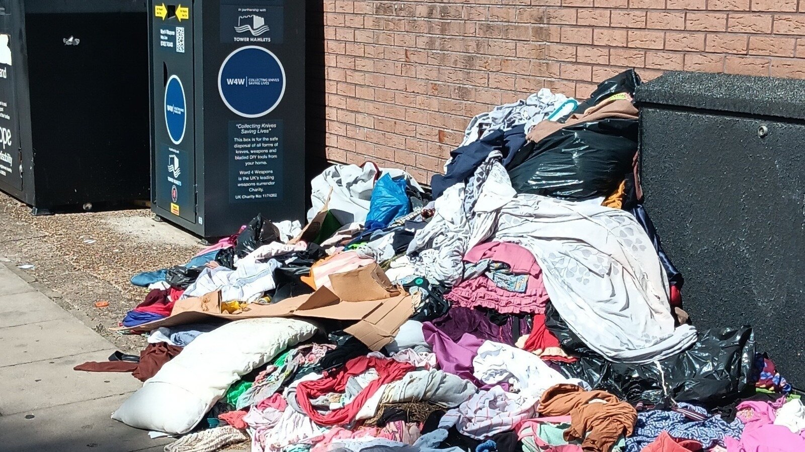 Petition · Remove the Clothing Bank on Burslem St, E1 for a Cleaner ...