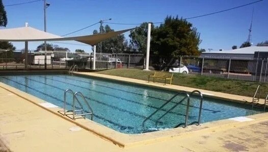 Petition · Ilfracombe Pool: LRC locals rate $2 - Ilfracombe, Australia ...
