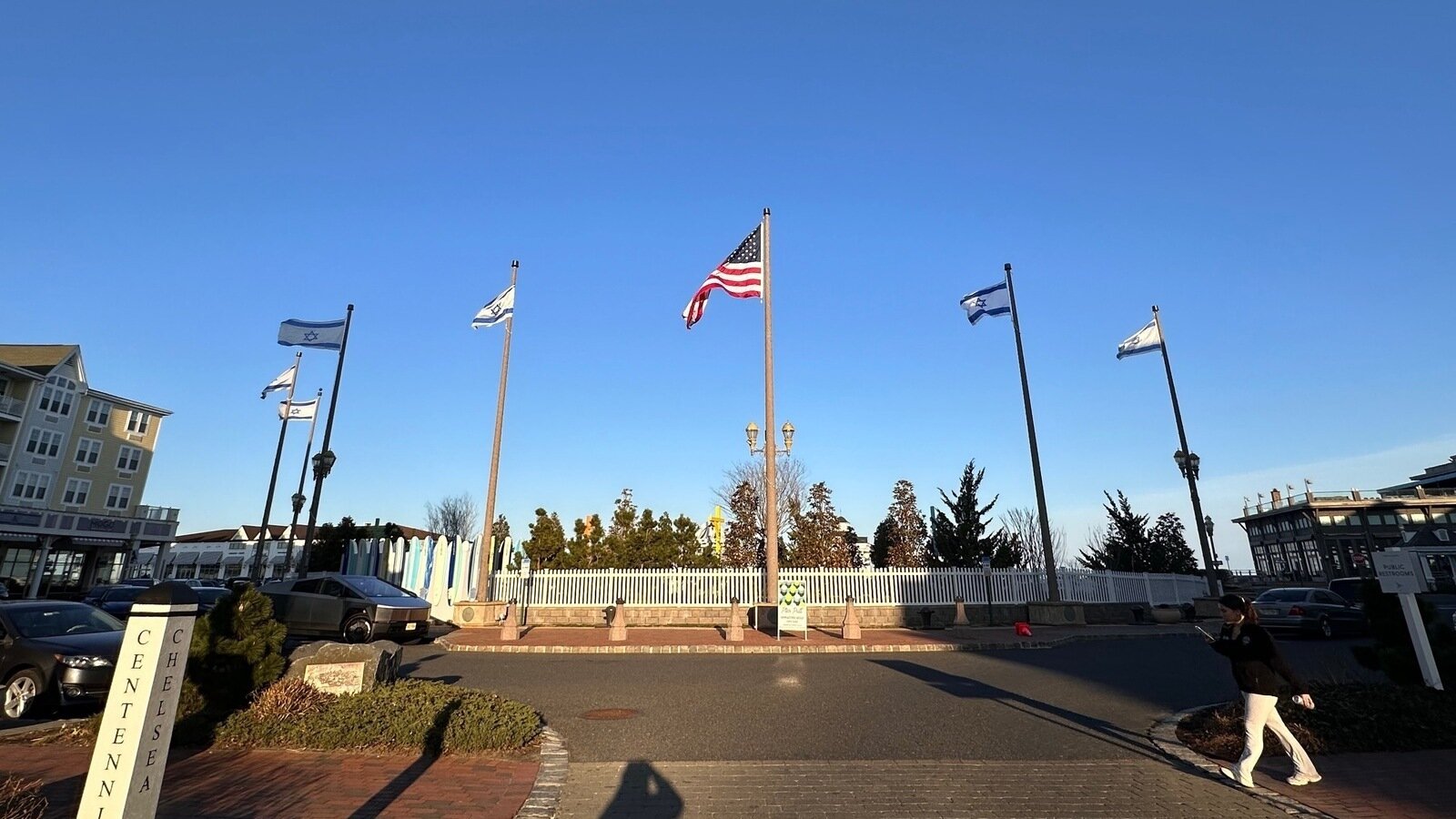 Petition · Replace Israeli flags with American Flags at Pier Village ...