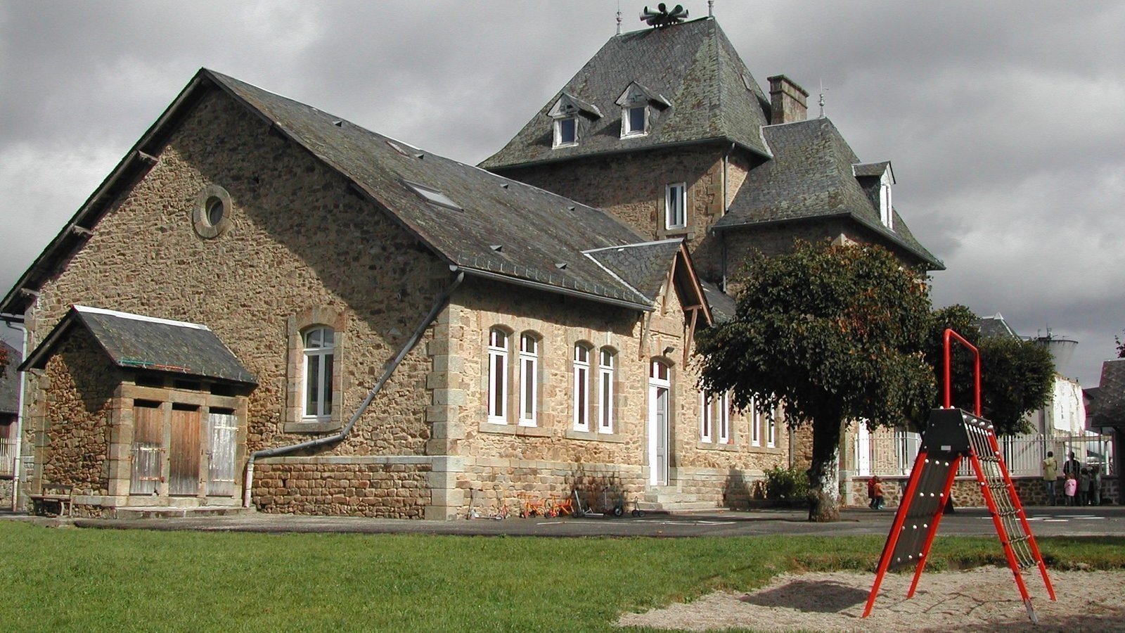 Pétition · Non à la fermeture de classe a l'école de Lapleau 19550 ...