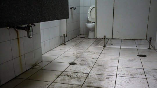 Petition · AVOID DIRTY AND STINKY RESTROOMS/COMFORT ROOMS ...