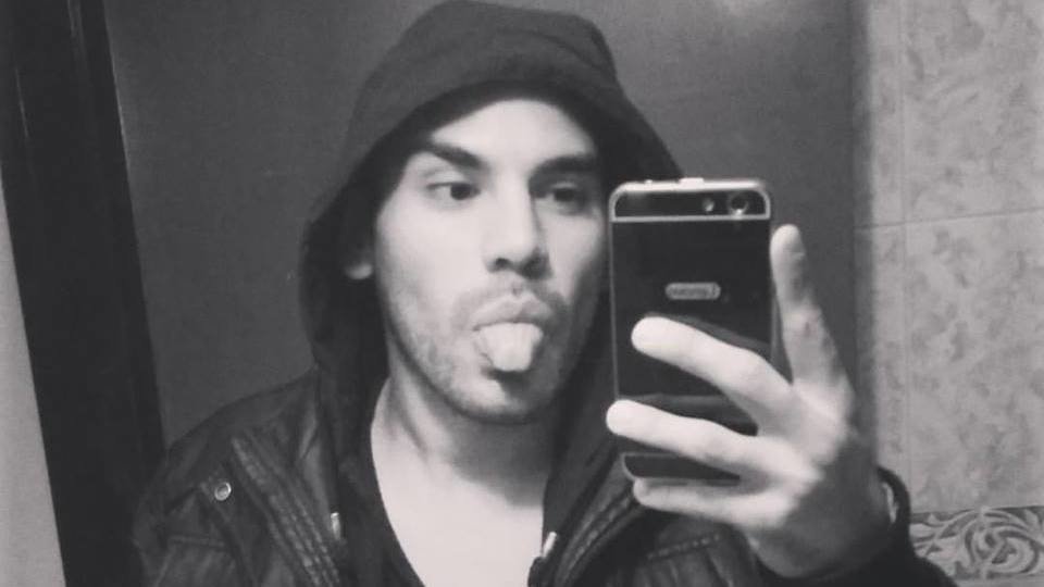 Petición · DAVID ROMO, NO MAS SELFIES! HOMBRES CON DIGNIDAD UNIDOS A LA ...