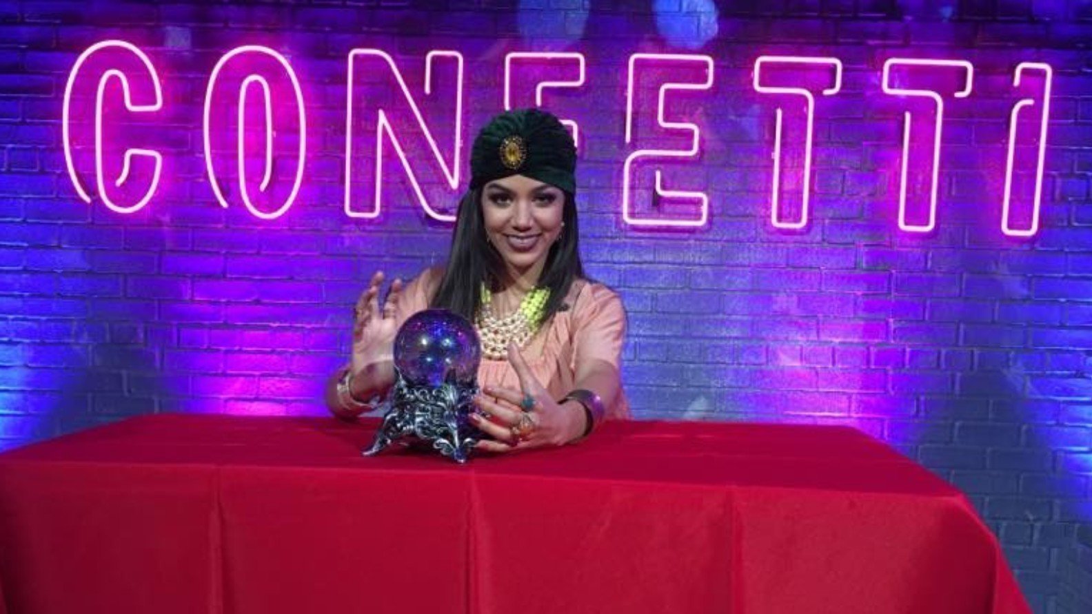 Petición · Que cambien a la conductora de confetti México. - México ...