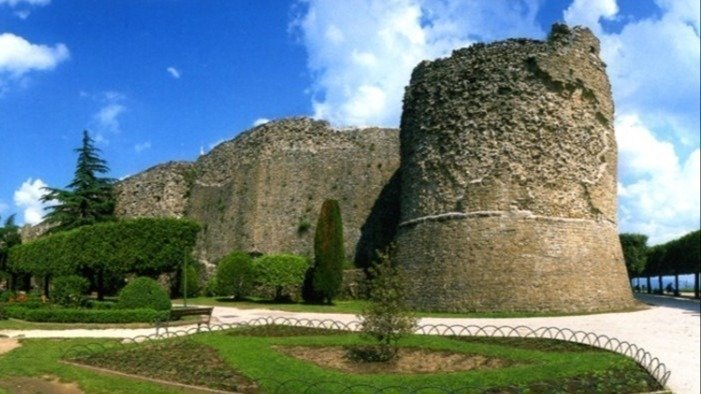 Petizione · SALVIAMO IL CASTELLO NORMANNO - Italia · Change.org