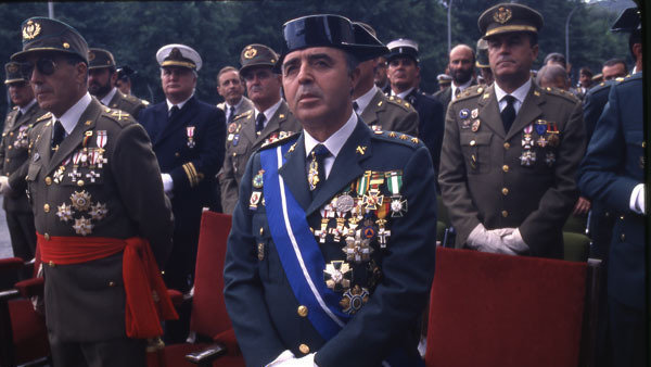 Petición · Patriotas de todo signo político: General Enrique Rodríguez ...
