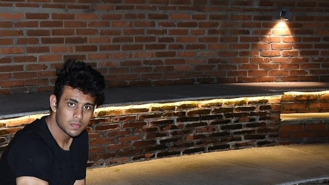 Petition · To make tili only wear tight tshirts and embody sallu bhai ...