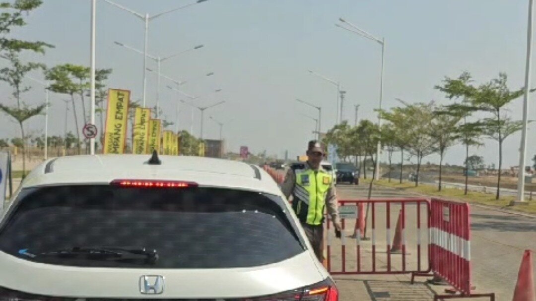 Petisi · Stop Penutupan Jalur Akses Simpang Empat untuk Penghuni PIK2 ...