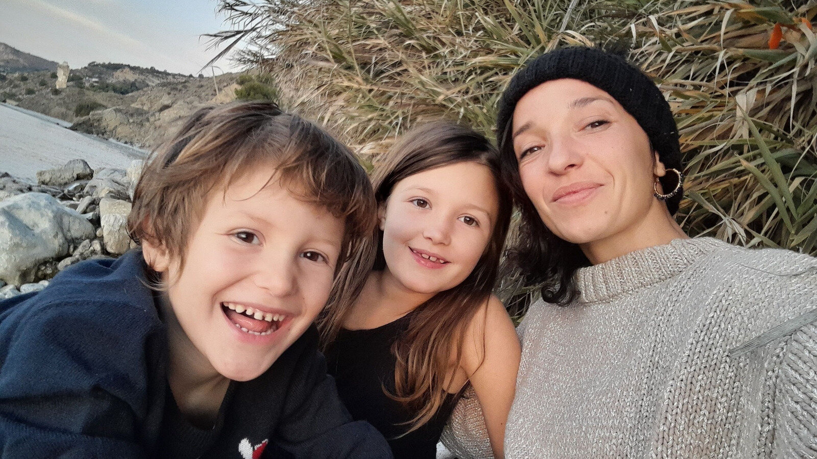 Petition · Please help me bring my children back home - Romania ...