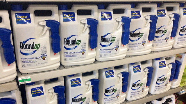 Petition · Tell the EPA and FDA to ban Monsanto’s cancer-causing ...