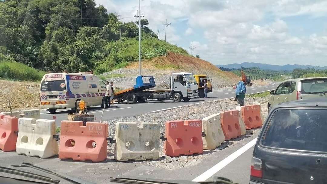 Petition · *MEMORANDUM BANTAHAN P TURN AWIK-SARATOK TERLAMPAU JAUH ...