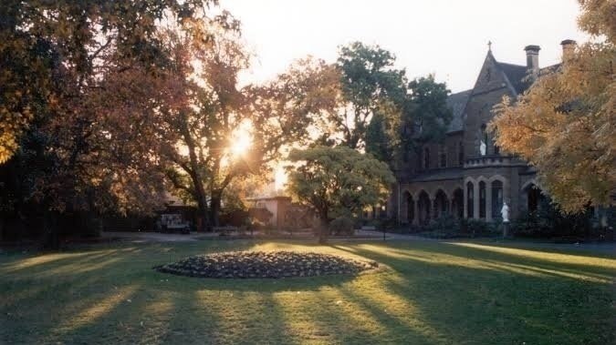 Petition · Push Back the PCW Library Closing Time! - Australia · Change.org