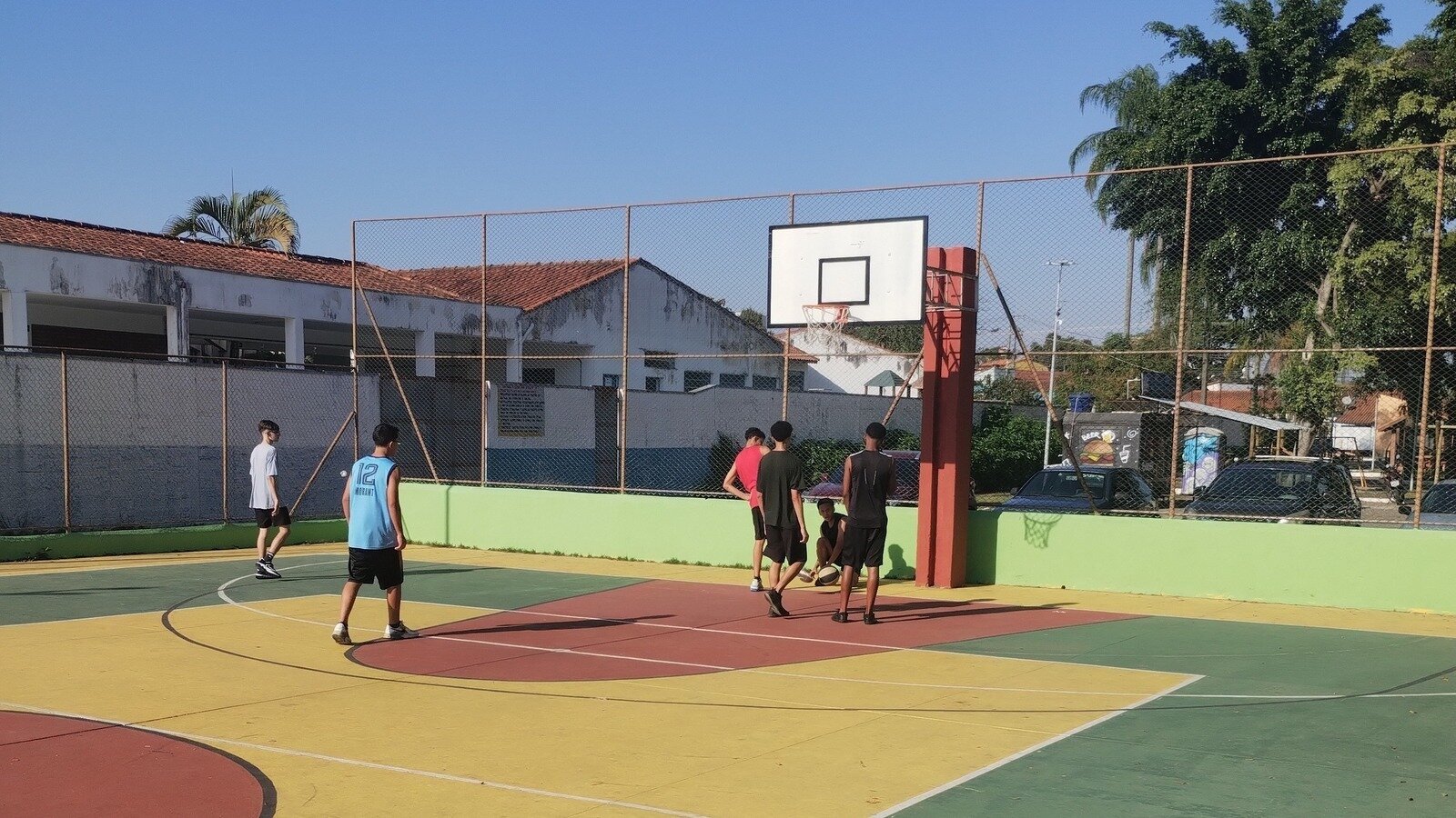 Abaixo-assinado · Cobertura da quadra e melhorias nas estruturas da ...