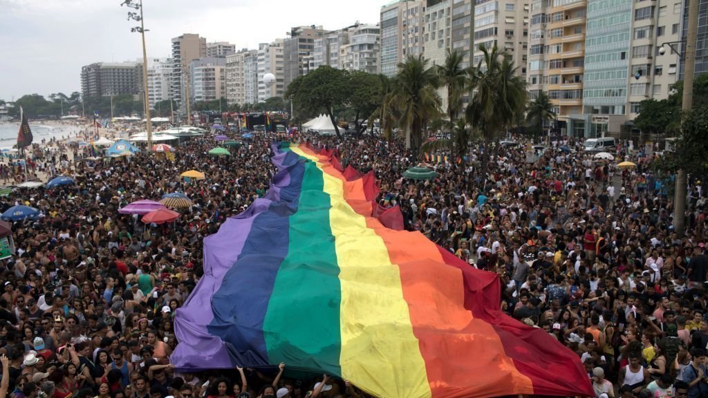 Petition · stop letting the government use the 6 colour rainbow for the ...