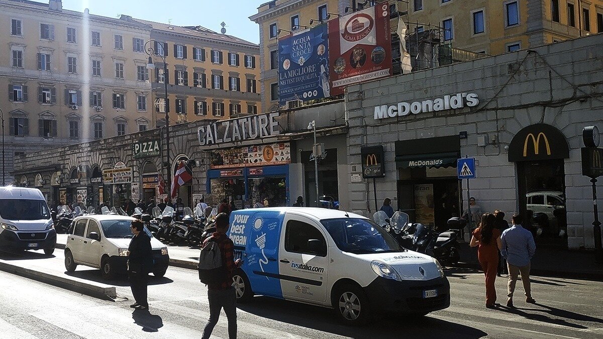 Petizione · Richiediamo di rendere decoroso il "Dente Cariato" a ...