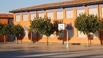 Petición · Peatonalizar o implementar medidas de seguridad alrededor ...