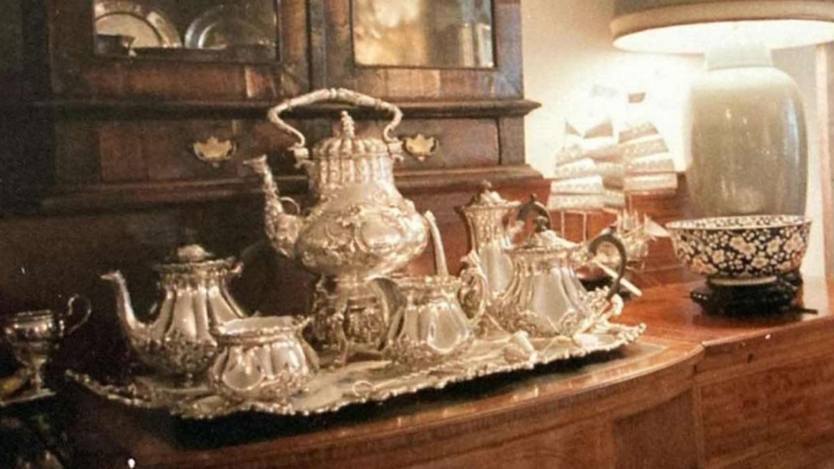 Petition · Anonymous Donations to Museums Make A Mockery of History ...