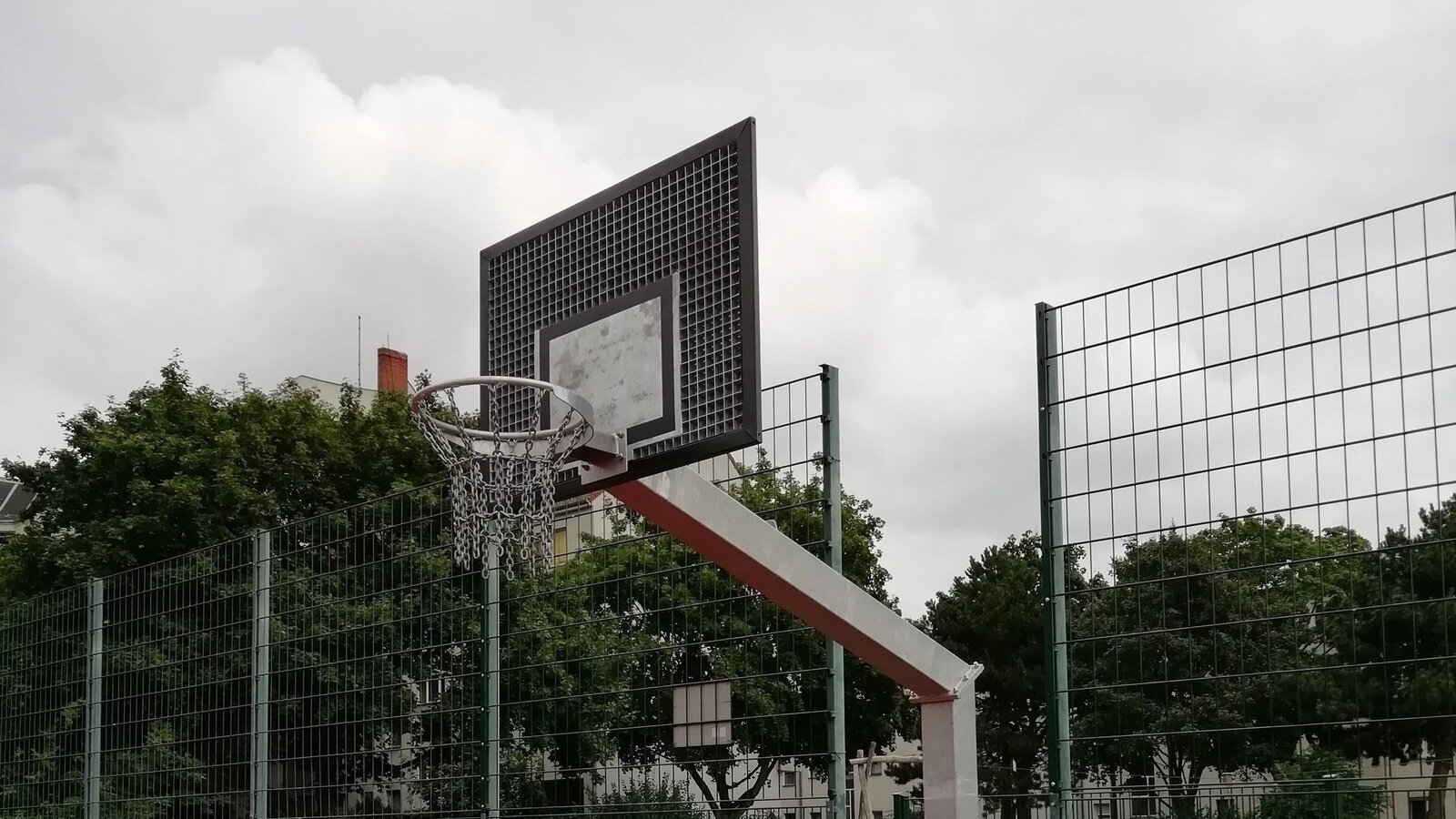 Petition · Bau eines Basketballplatzes hinter der Grundschule Tunsel ...