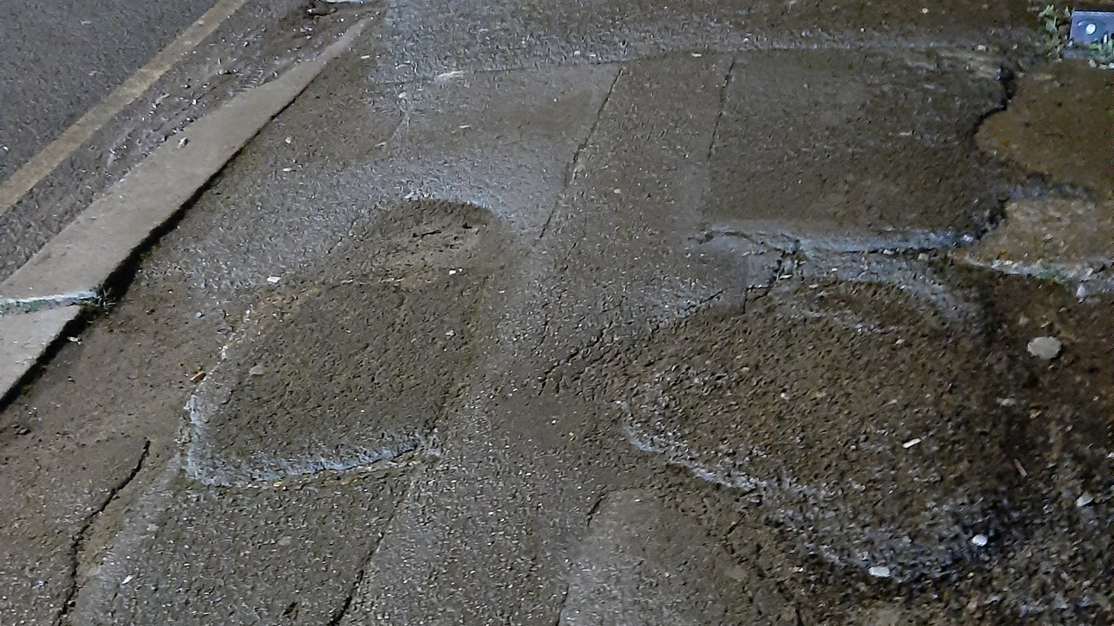 Petition · STOP TARMACKING OUR PAVEMENTS - United Kingdom · Change.org