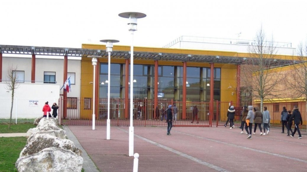 Pétition · Pour le remplacement des professeurs absents au collège de ...