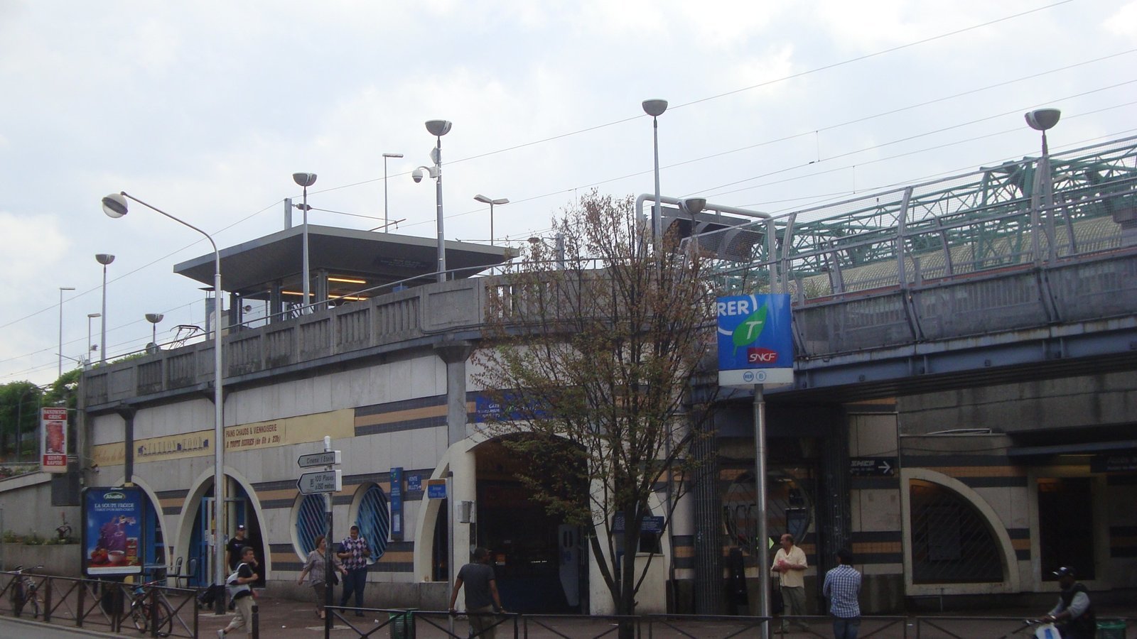 Pétition · RER La Courneuve-Aubervilliers : avoir une agence qui ...