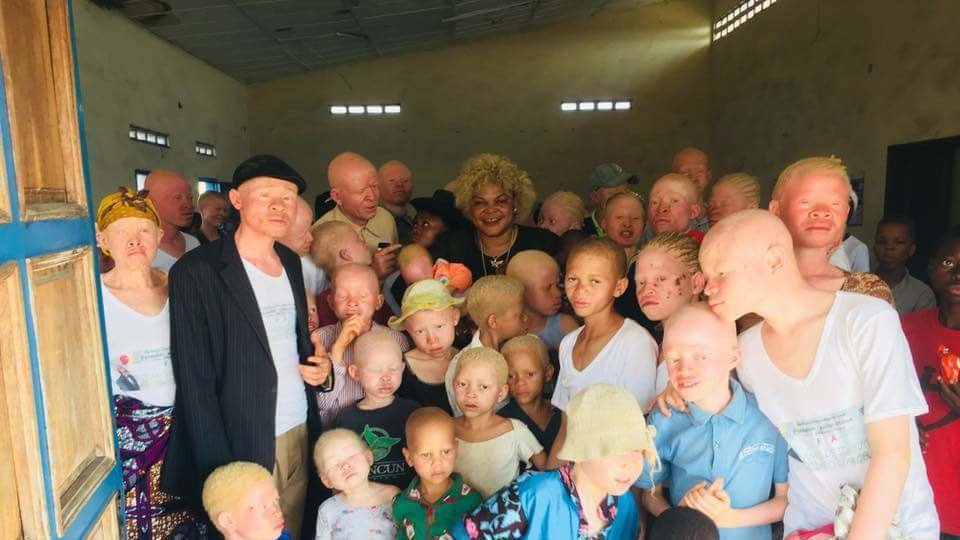 Pétition · THE UNIVERSAL DECLARATION OF HUMAN RIGHTS FOR PEOPLE LIVING ...