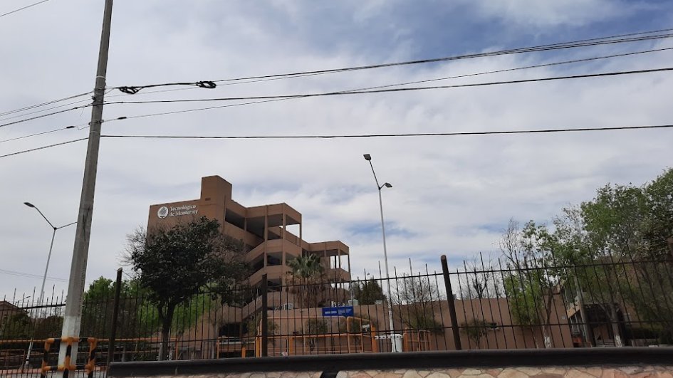 Petición · Que abran las otras 2 puertas del Tec Campus Saltillo ...