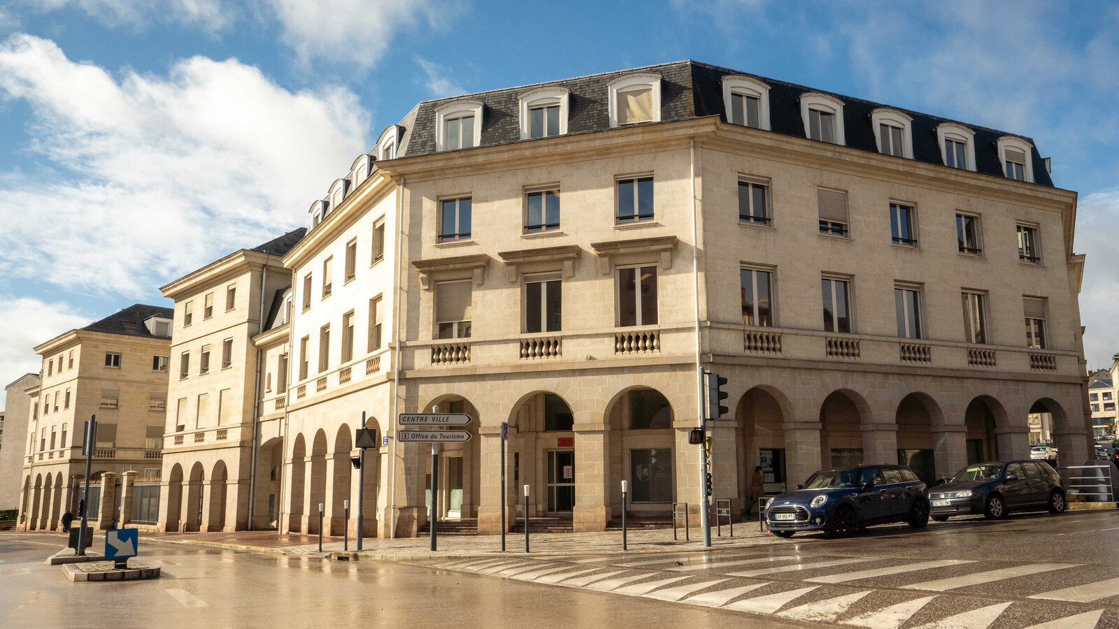 Pétition · Suspendez le projet de réaménagement de l'Hôtel de Région de ...