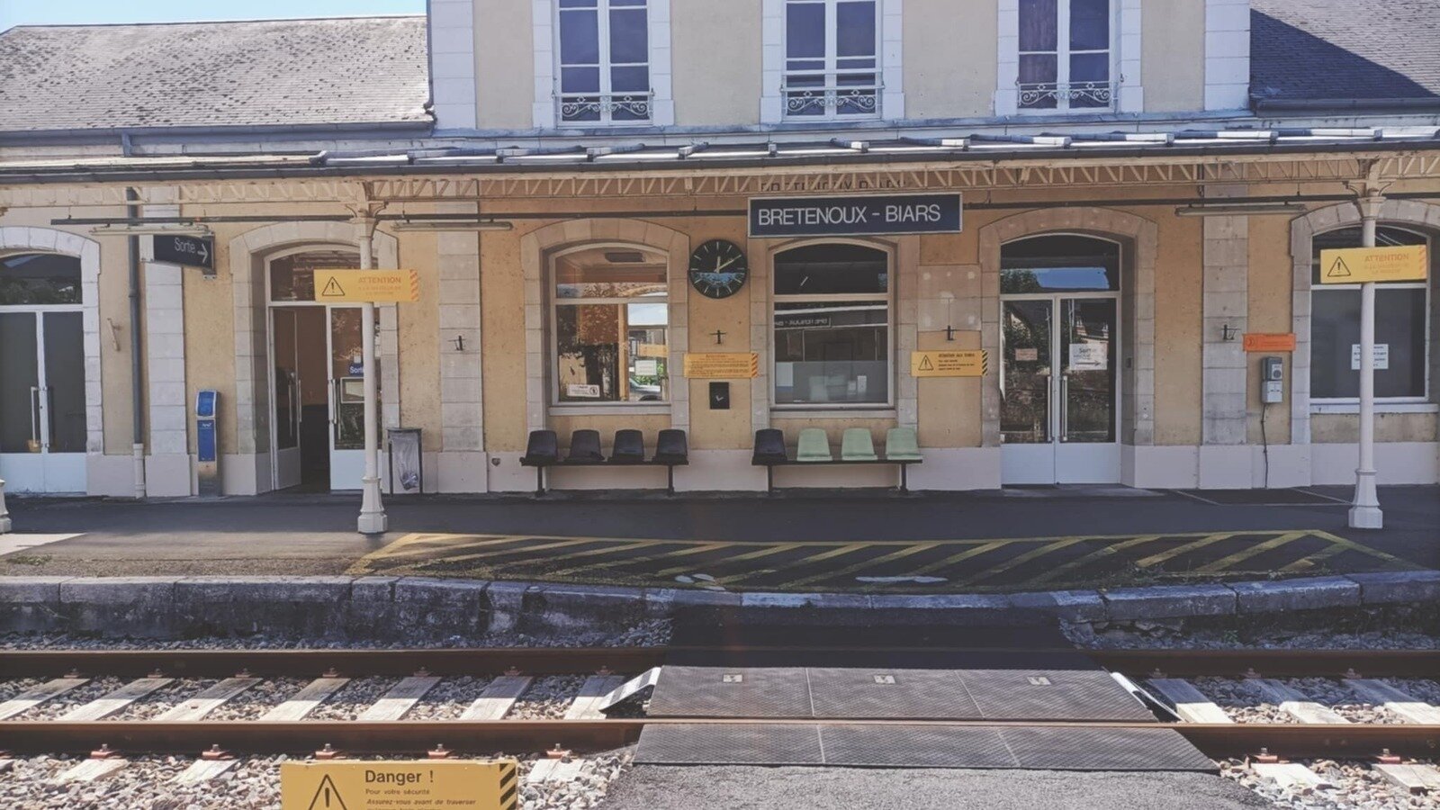 Pétition · Stop à la fermeture du guichet de la gare de Bretenoux-Biars ...