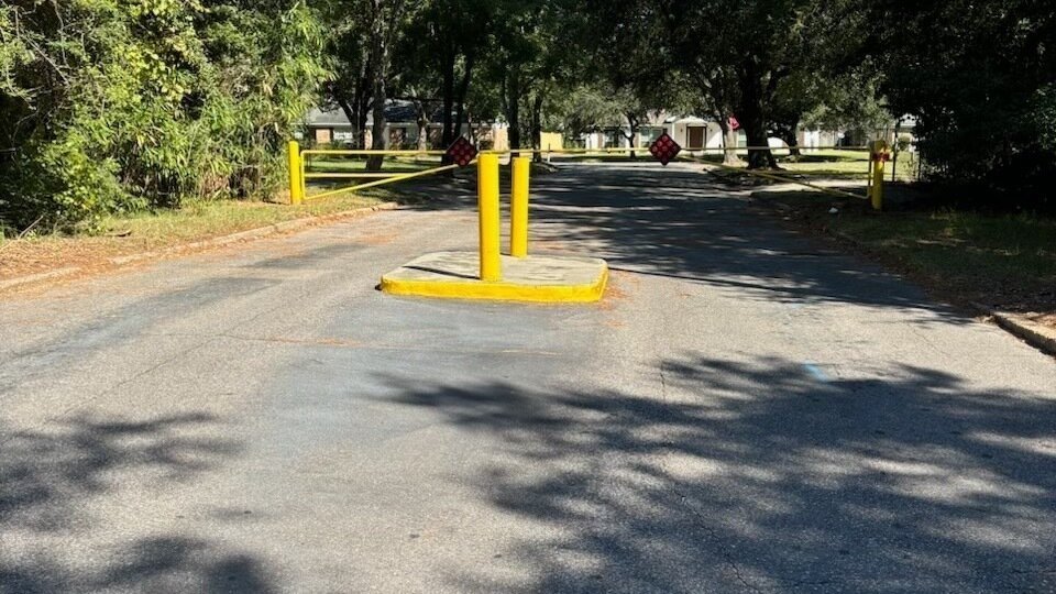 Petition · Yester Oaks back entrance gate - Mobile, United States ...