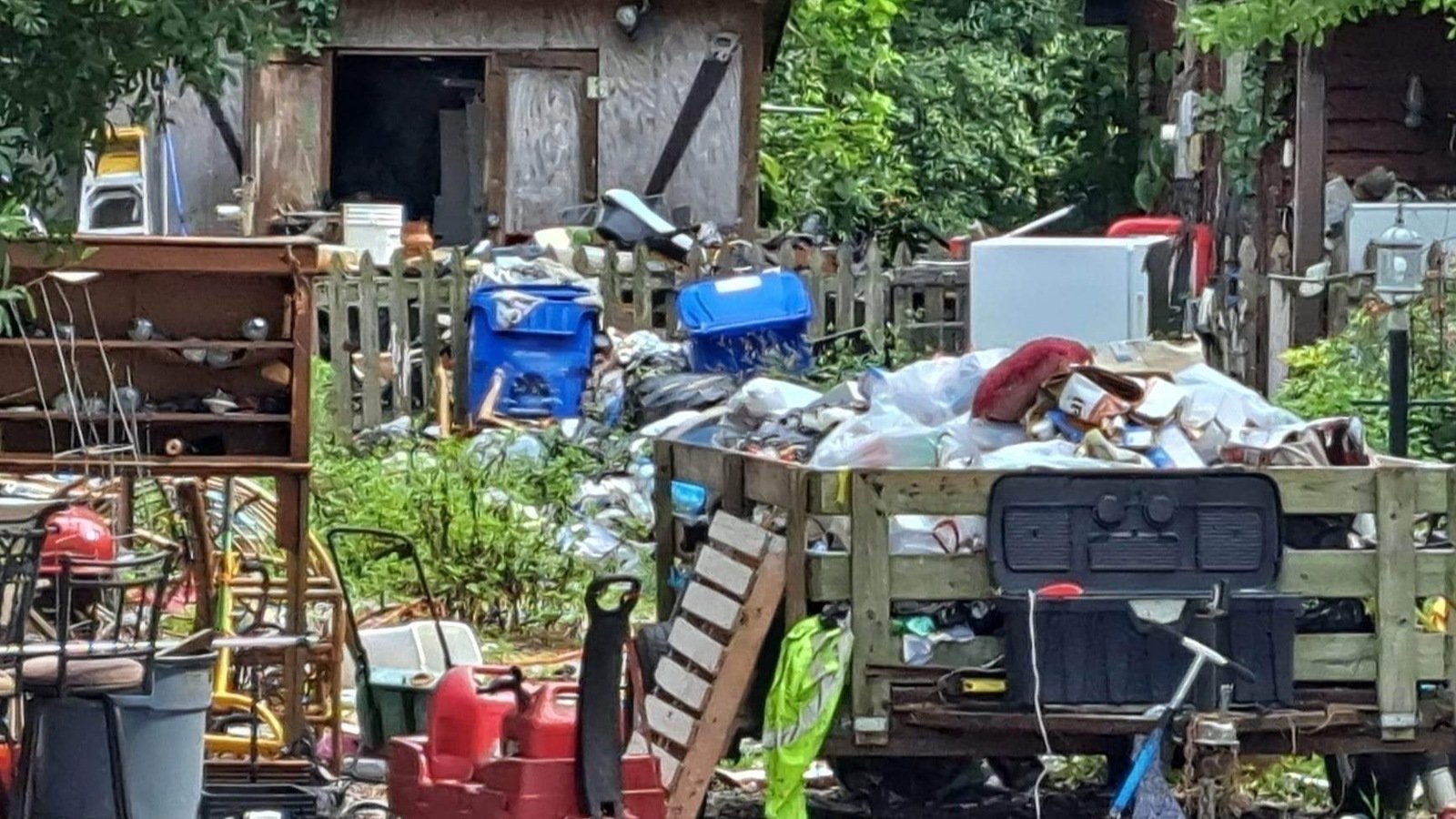 Petition · Require a neighbor clean up their property - Vero Beach ...