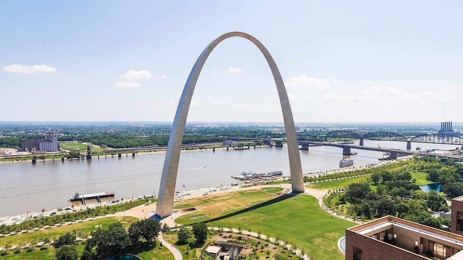 Petition · Rebuild The Gateway Arch over the Mississippi River - United ...
