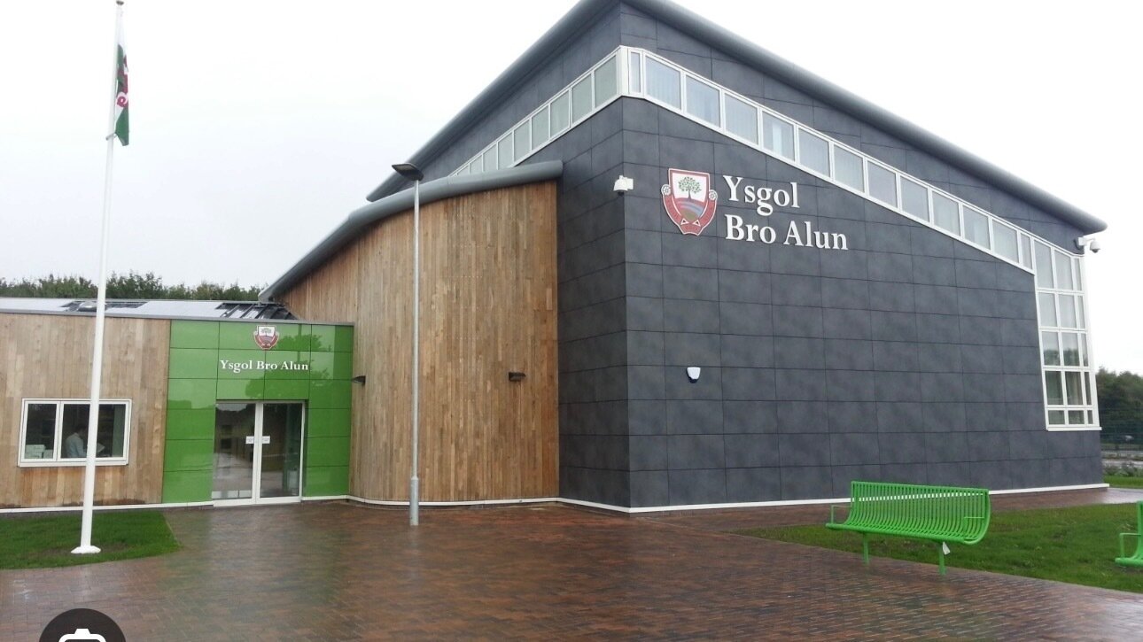 Petition · YSGOL BRO ALUN SCHOOL PARKING ! - United Kingdom · Change.org