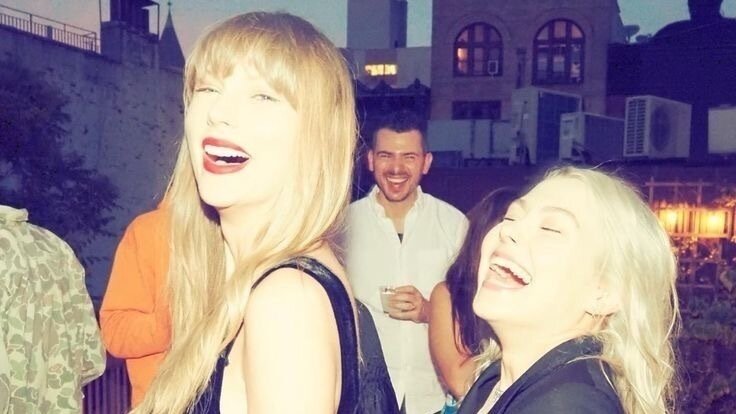 Petition · phoebe&taylor need to collab again! - United Kingdom ...