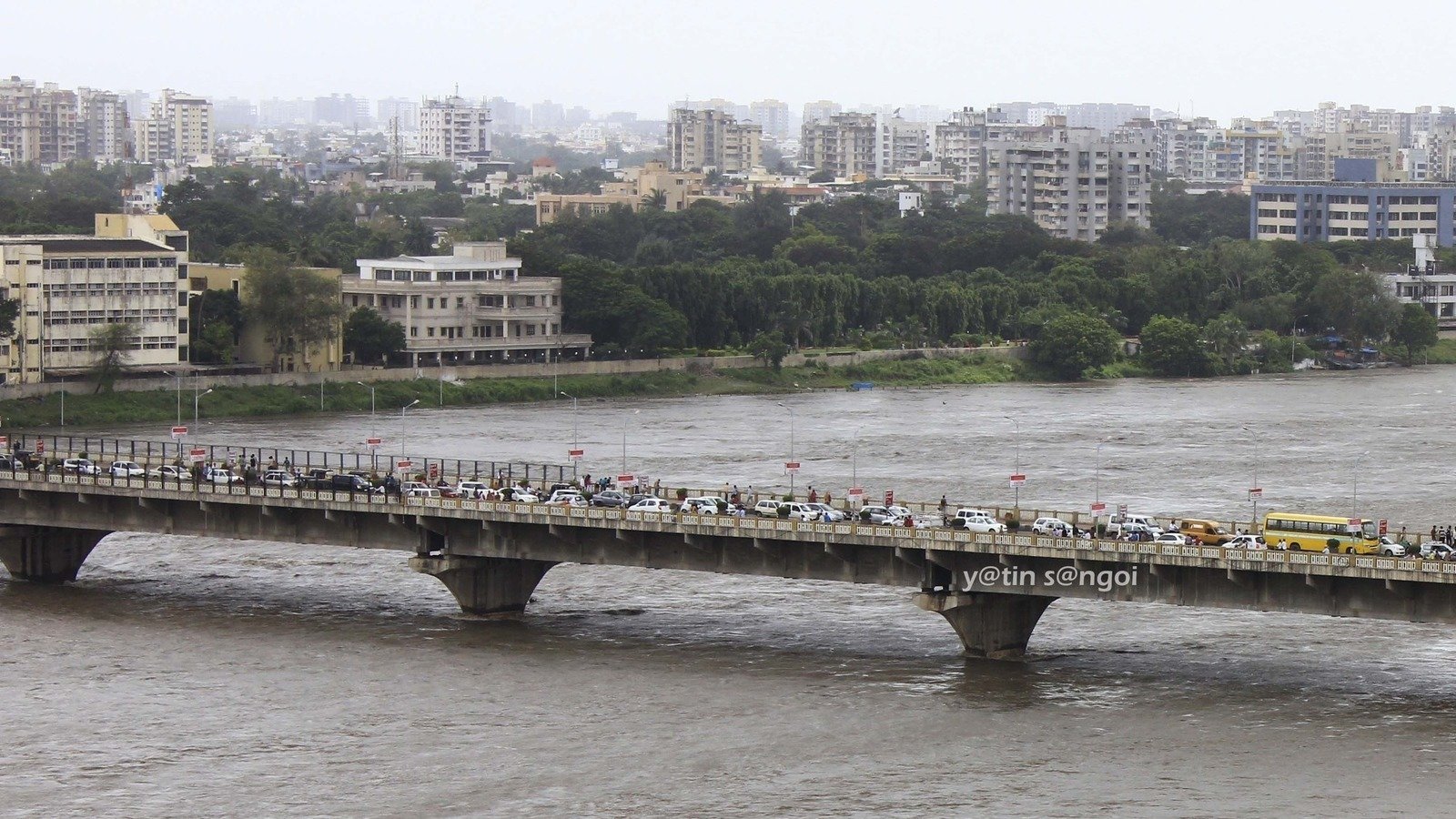 Petition · Demolishing the Sidewalk on Sardar Bridge - India · Change.org