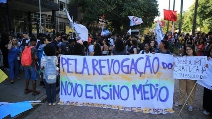 Abaixo-assinado · Regularize o Horário e a Grade do Ensino Médio PEI ...