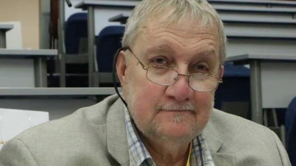 Pétition · Michael J. Carley, vecteur de propagande pro-Poutine à l ...